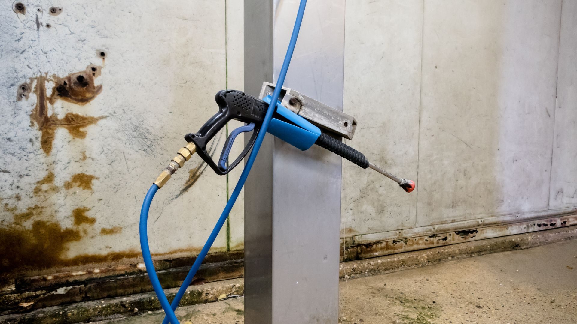 Pressure Washers For Removing Mold And Mildew From Asphalt: A ...